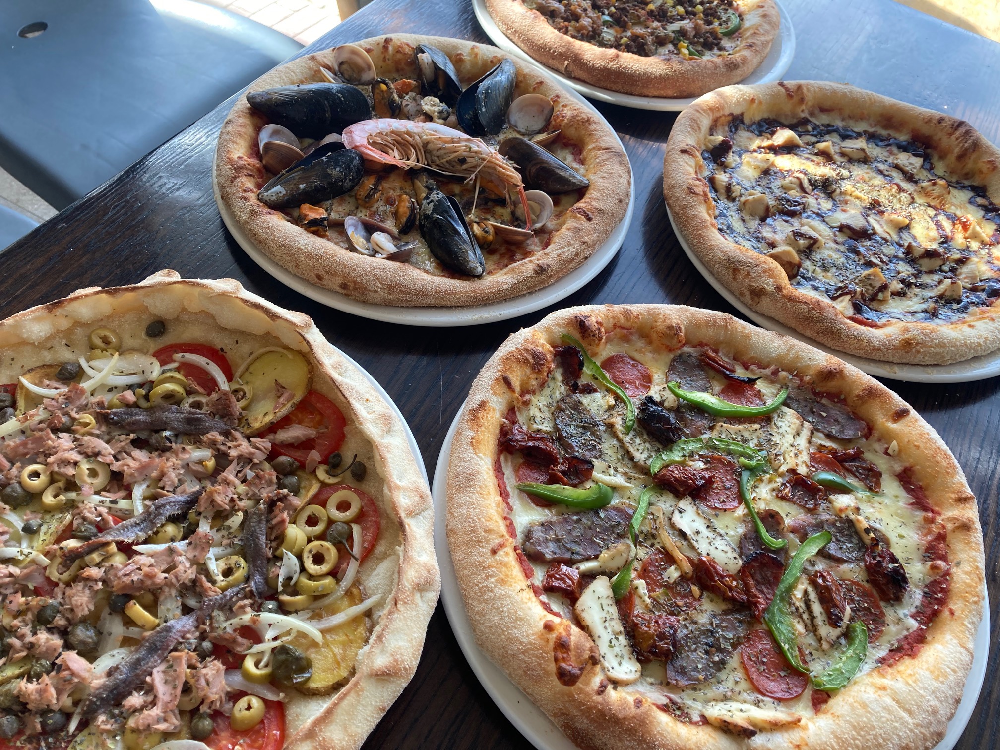 Pizza in Xlendi Gozo - Moby Dick Bar, Restaurant, Apartments